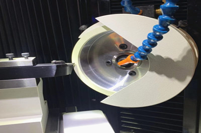 Pores in Vitrified Bond Diamond Grinding Wheel